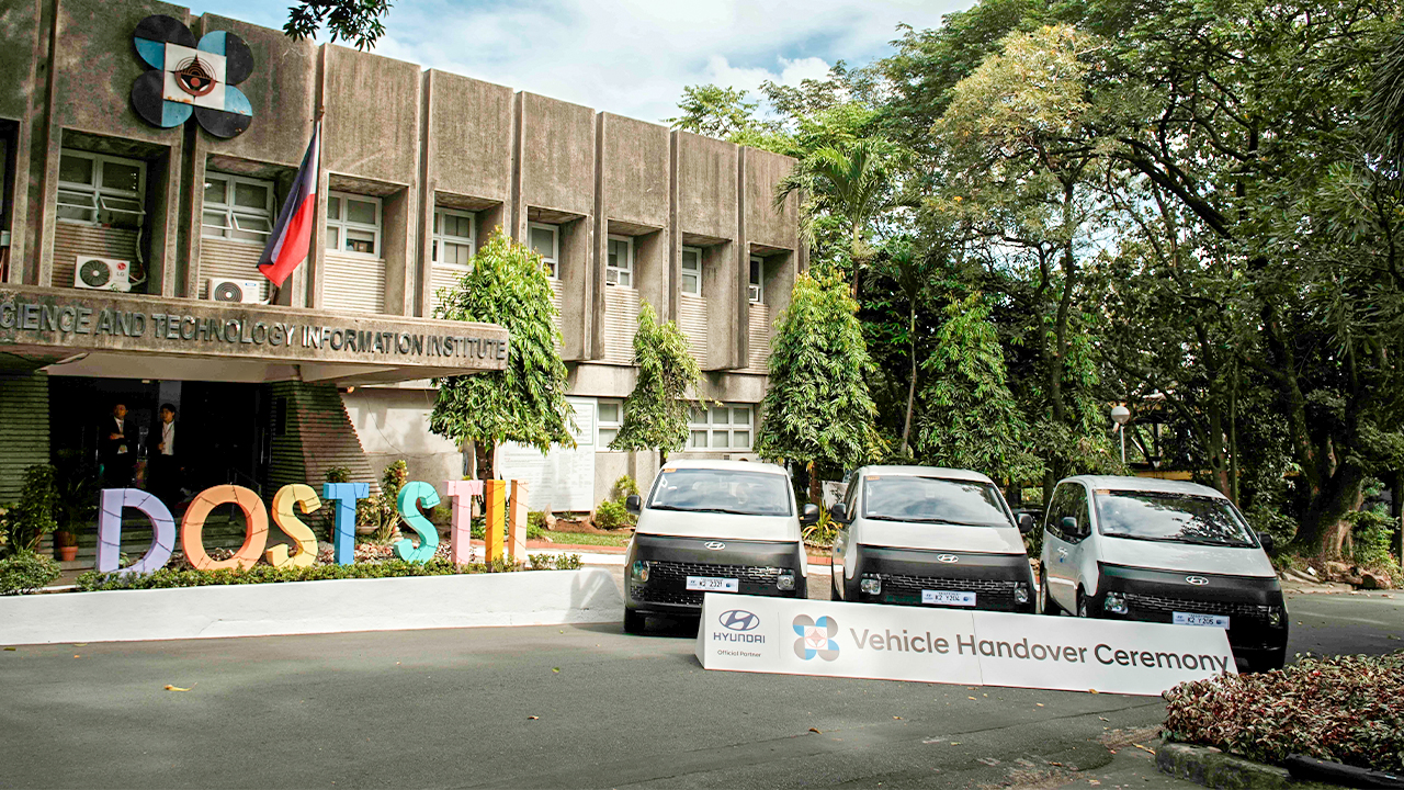 Hyundai Motor PH turns over three units of Staria Commuter to DOST ...