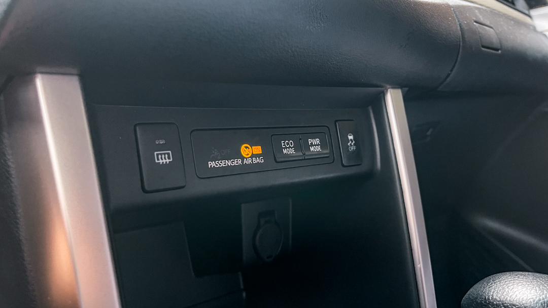2024 Toyota Innova 2.8 XE A/T - Car Review | Still a right formula ...