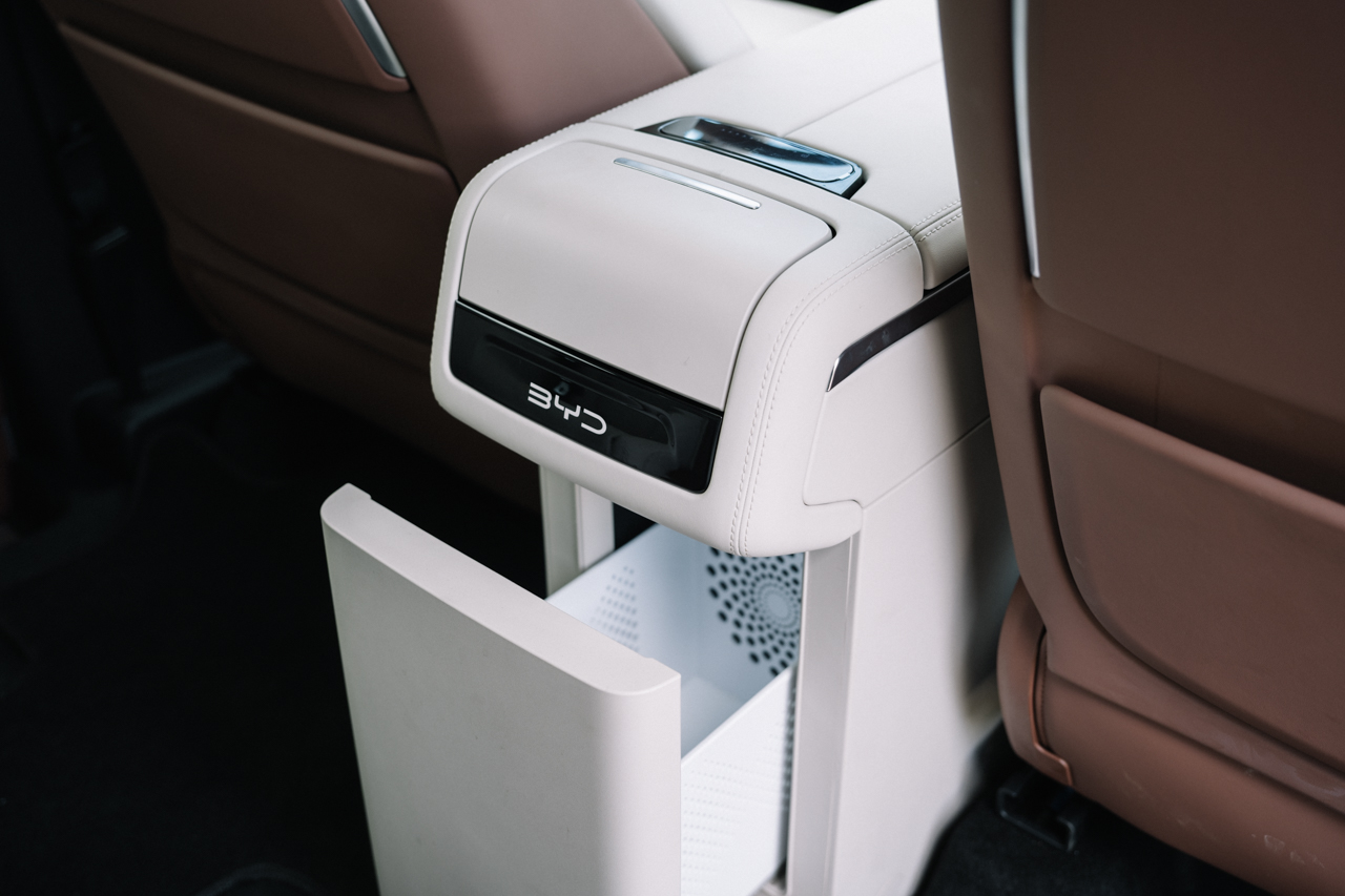 PEVS 2025 | The BYD eMax 9 DM-i officially launches in PH, prices start ...